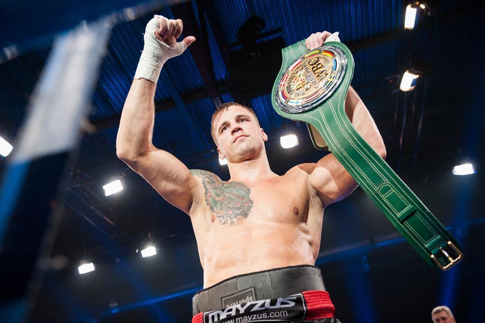 Bokseris Briedis tiek pie kārtējās pārliecinošās uzvaras | Sportazinas.com