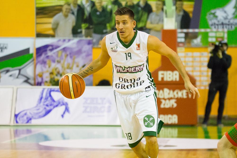 Valters nogādāts slimnīcā; baumo par karjeras beigām | Sportazinas.com