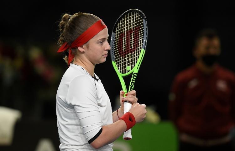 Ostapenko pirmajā kārtā izstājas no Štutgartes "WTA 500" sērijas ...