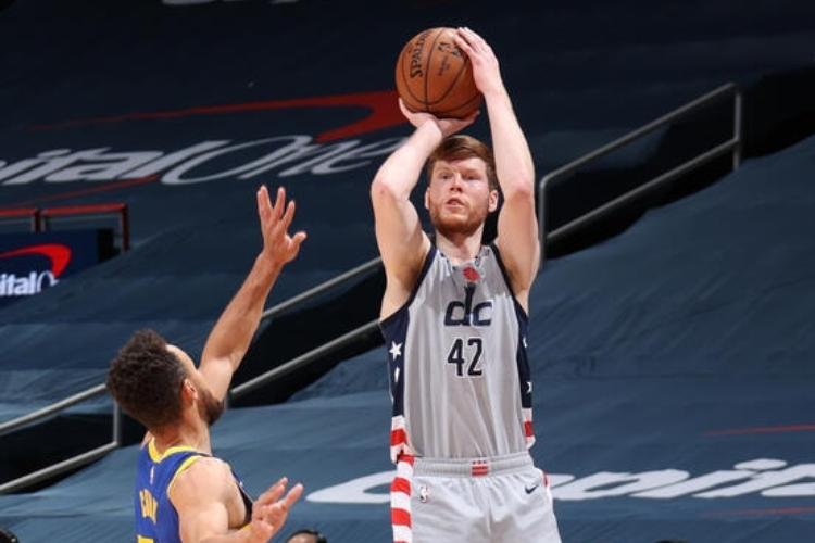 Apskatnieks: Lielākais traukmes zvaniņš ir tas, ka otrajā mačā Bertāns ...