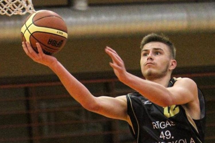 "Ventspils" sastāvu papildina Kārlis Helmanis | Sportazinas.com
