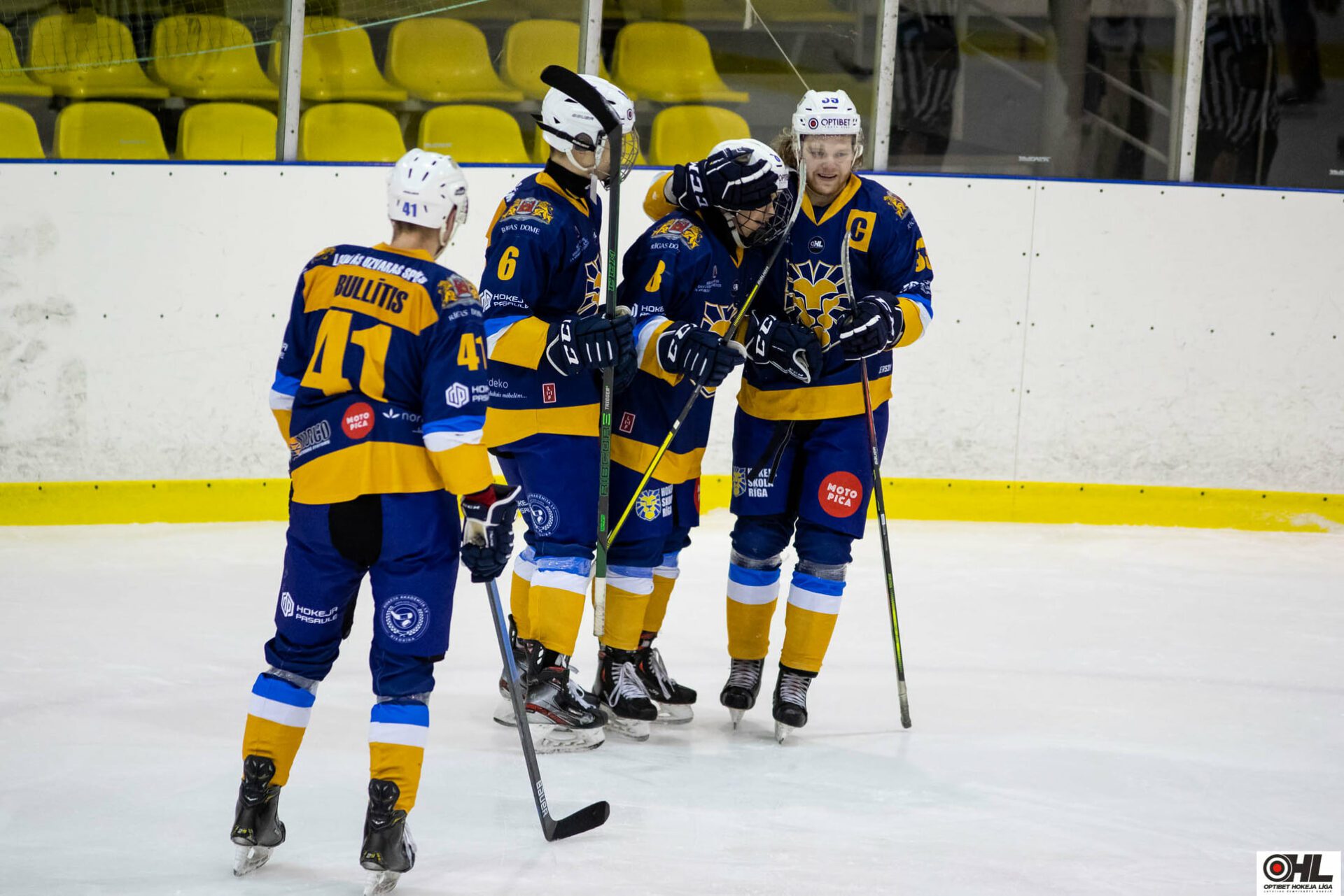 HS "Rīga" OHL spēlē sagrauj "Prizma" hokejistus | Sportazinas.com