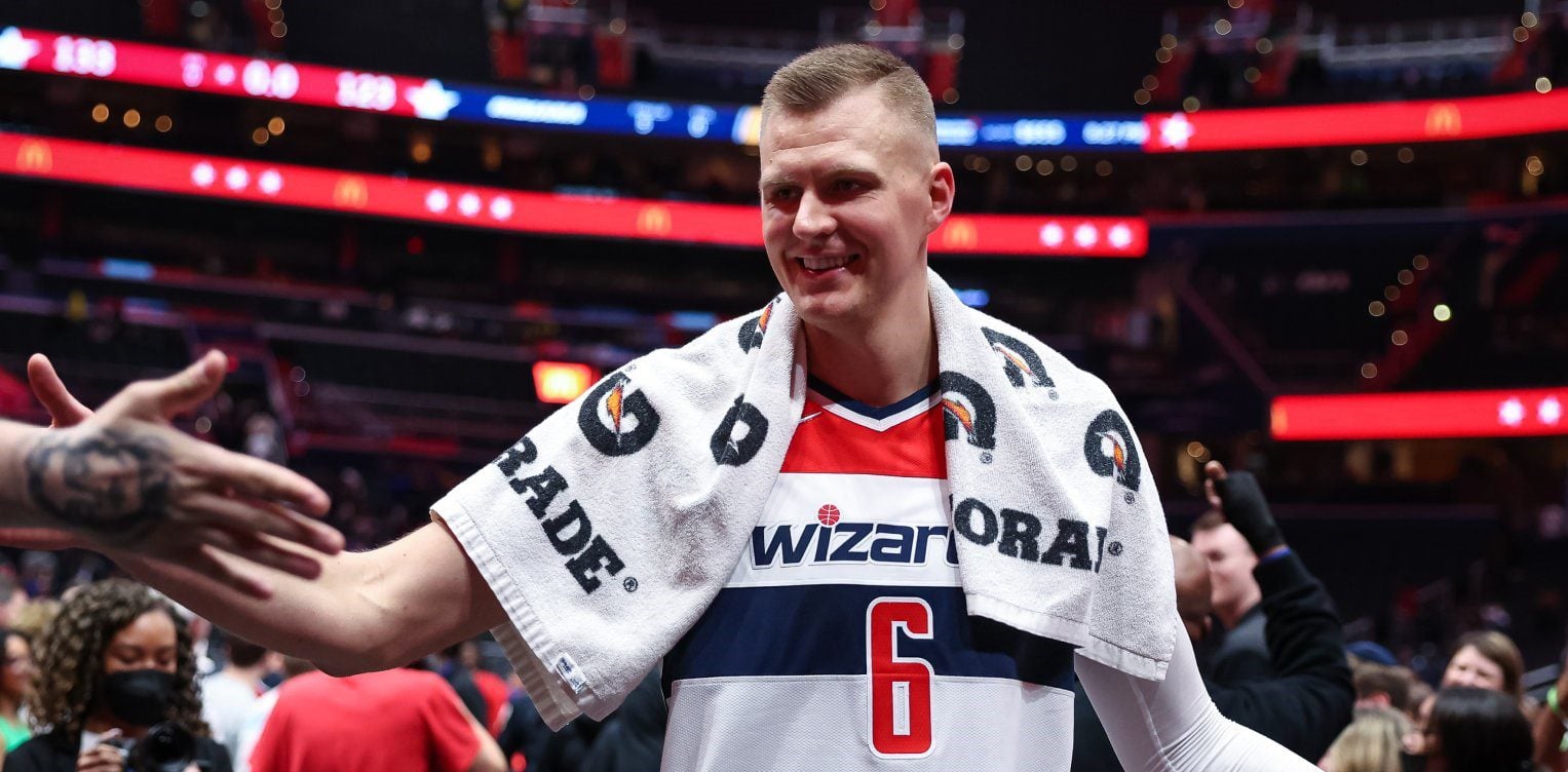 Porziņģis viesosies Losandželosā, Bertāns un "Mavericks" lūkos apspēlēt ...