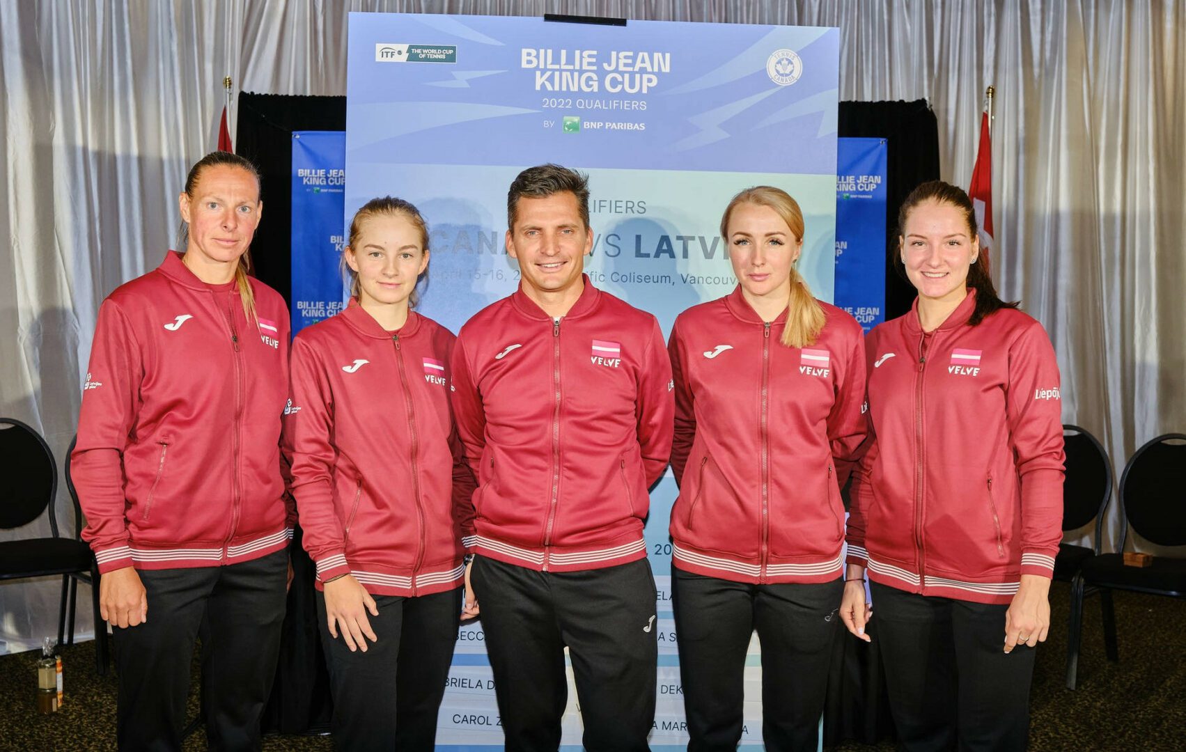 Latvijas tenisistes Kingas kausu turpina ar uzvaru pār Norvēģiju ...