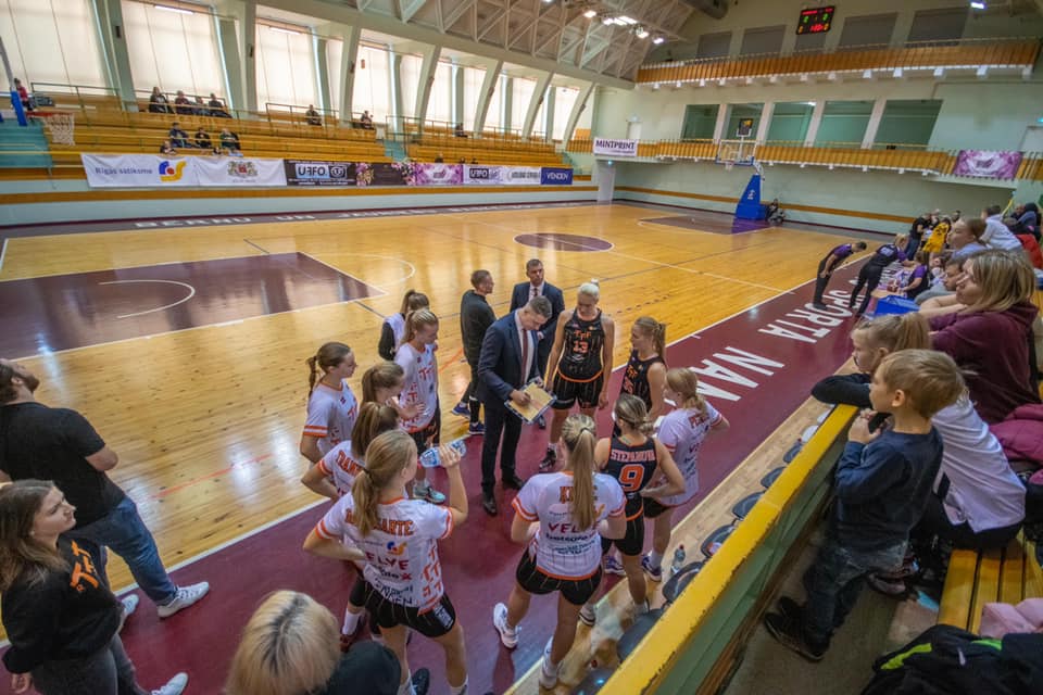 "TTT Rīga" dominē un izcīna graujošu uzvaru Baltijas līgas spēlē ...