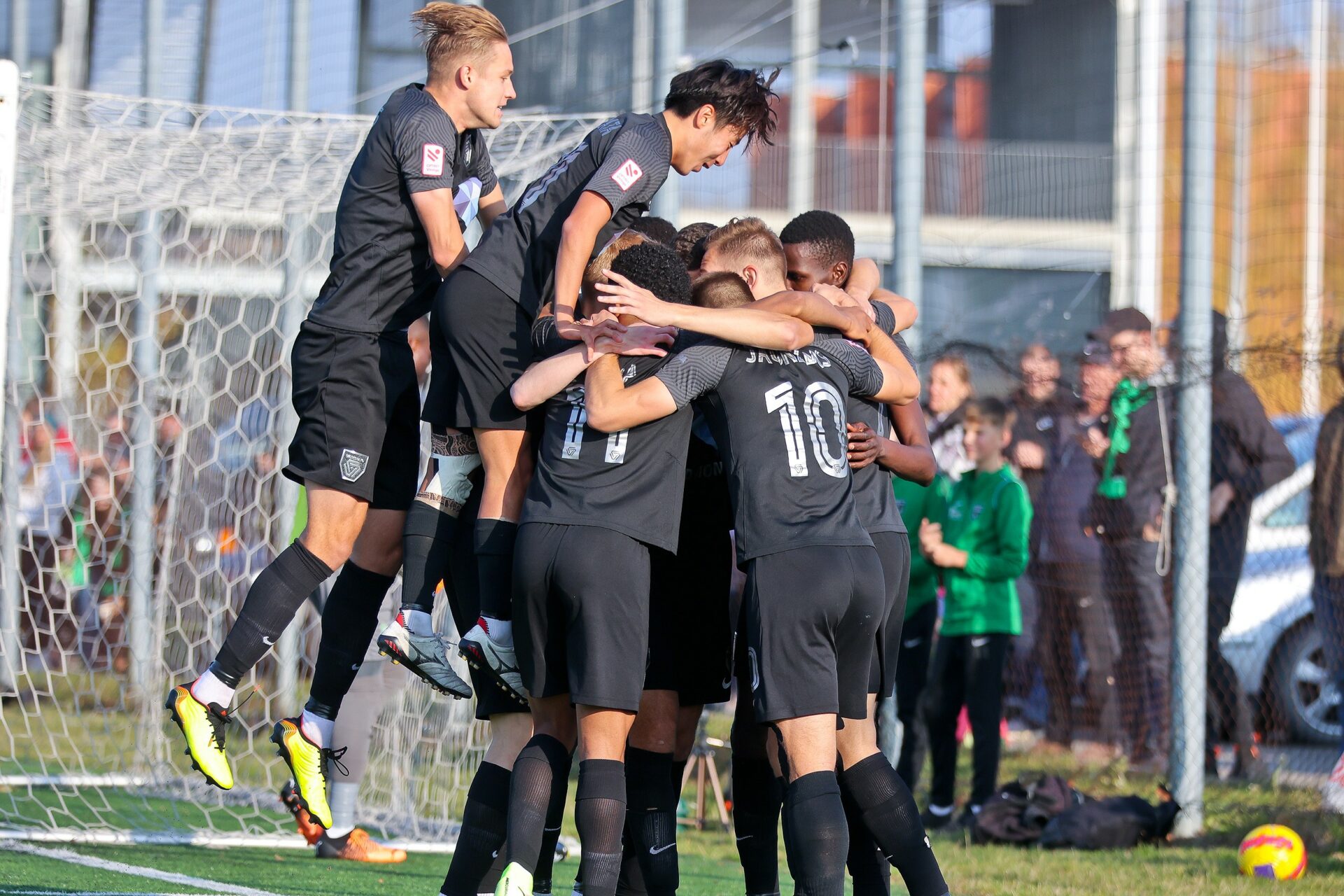 Valmieras un Jūrmalas futbola klubiem piemērots jaunu spēlētāju ...