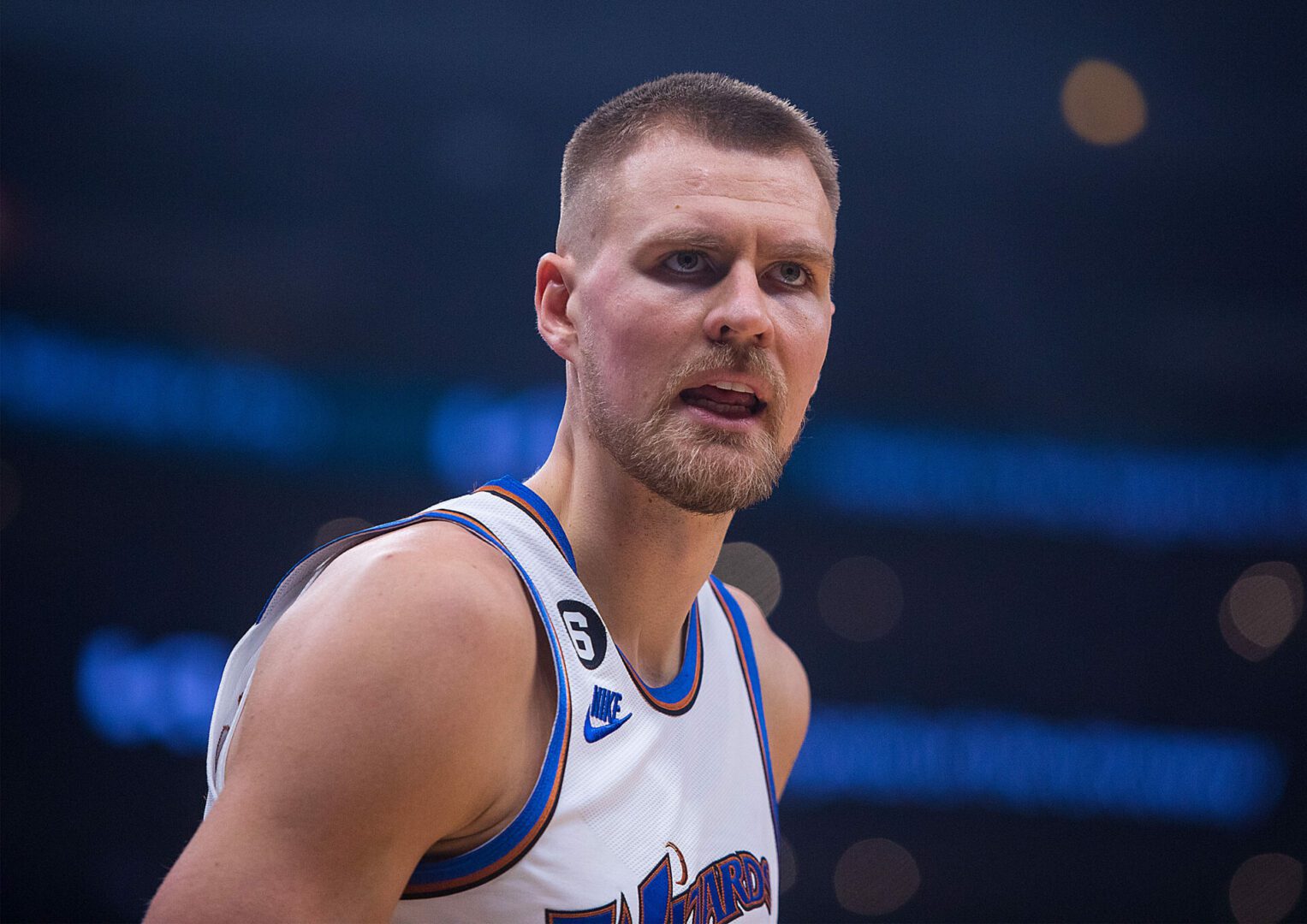 Divu NBA klubu pārstāvji uzskata, ka Porziņģim jāatsakās no "spēlētāja opcijas" 36 miljonu ...