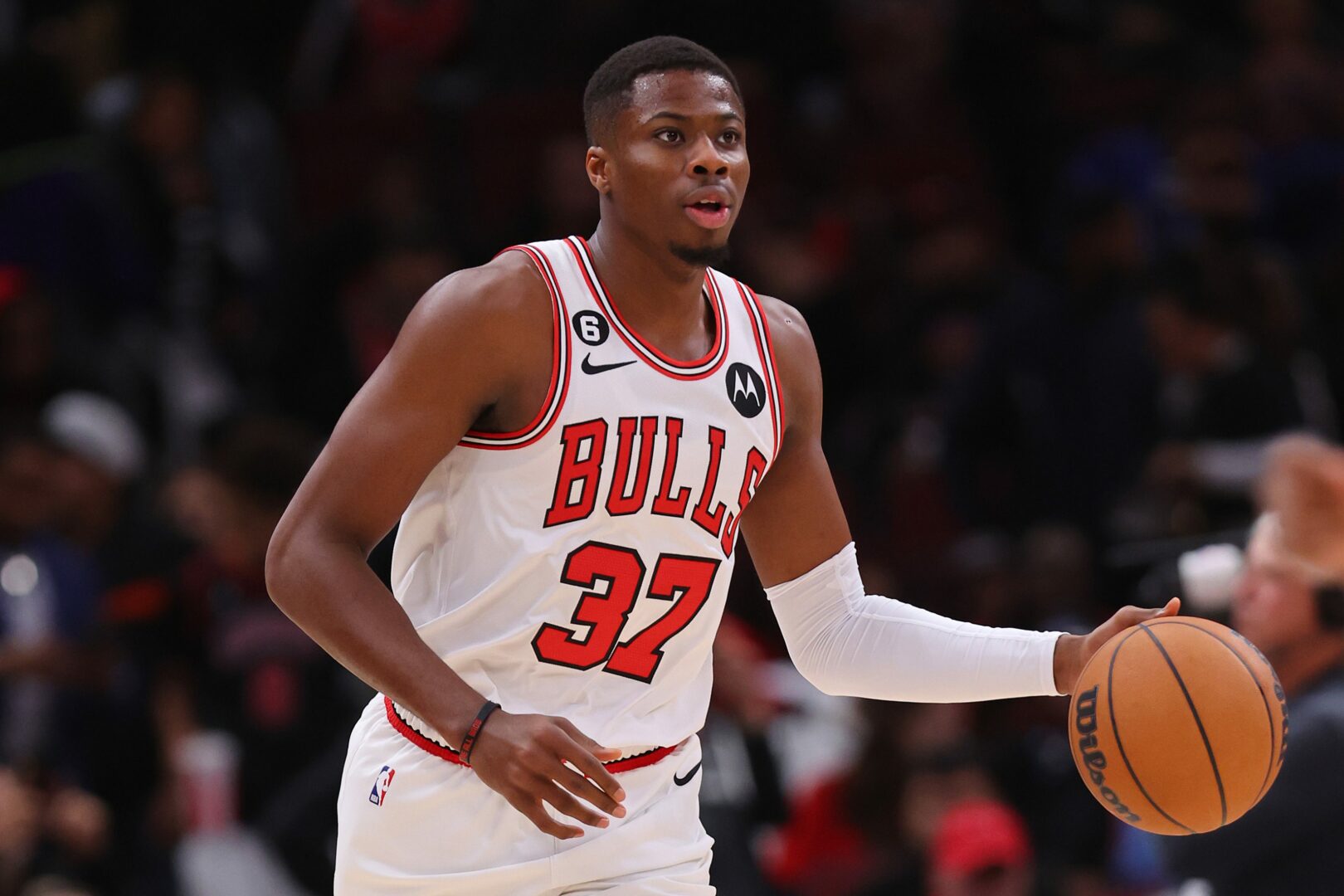 "Bulls" atlaiž vienu no brāļiem Adetokunbo | Sportazinas.com
