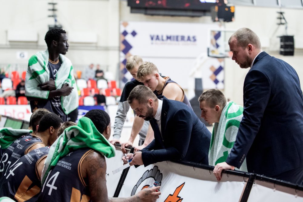 Valmieras basketbolisti nespēj izcīnīt pirmo uzvaru Ziemeļu līgā ...