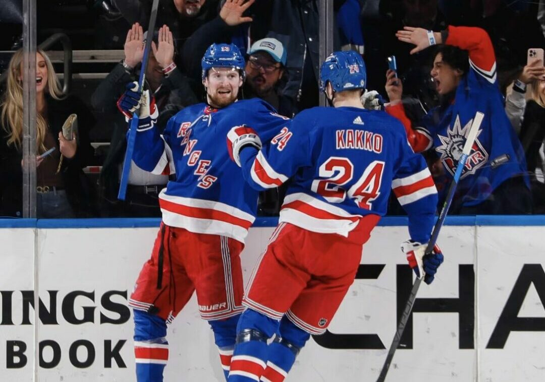 "Rangers" un "Stars" tur līmeni un svin uzvaras (VIDEO) | Sportazinas.com