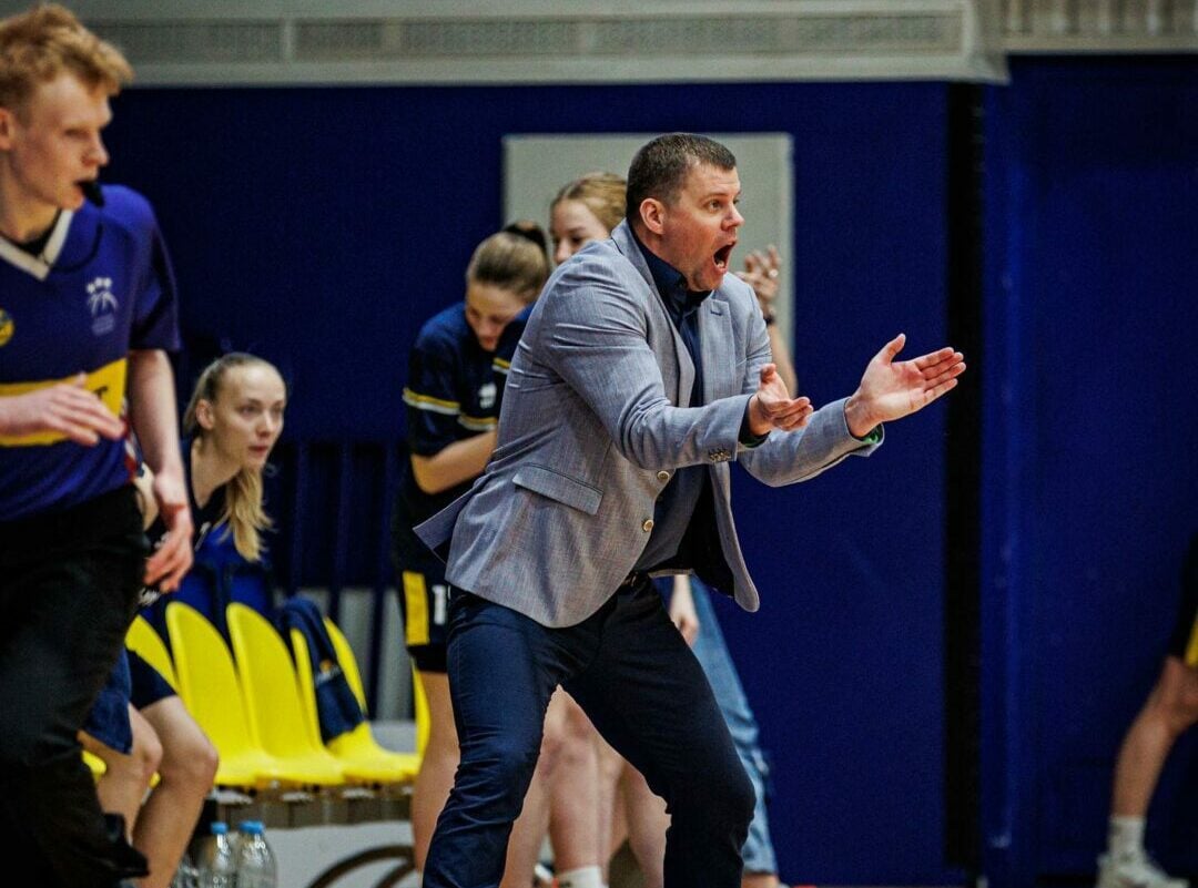 Dažādos pārkāpumos apvainotais treneris Steļmahs atsācis darbu sporta ...