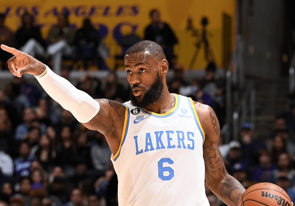 Lebrons: Ērvings ir visapdāvinātākais spēlētājs, kāds NBA jebkad ir ...