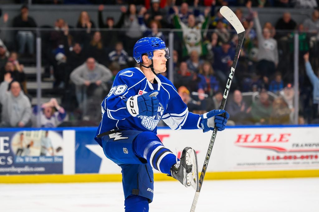 Balcers atkal rāda līmeni un aizvada divu punktu spēli pret Tralmaku un "Bruins" (VIDEO ...