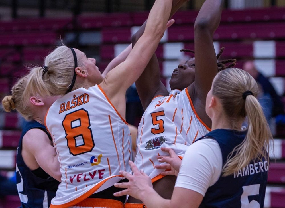 "TTT Rīga" BSBL mačā sagrauj Šauļu komandu | Sportazinas.com