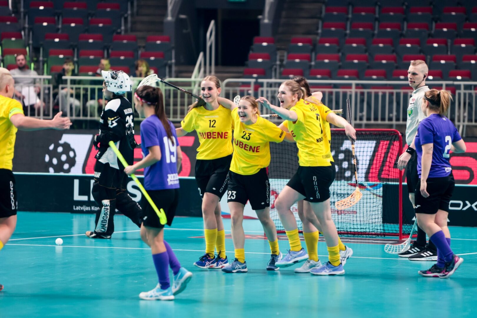 "Rubenes" florbolistes izcīna 15. čempiontitulu | Sportazinas.com