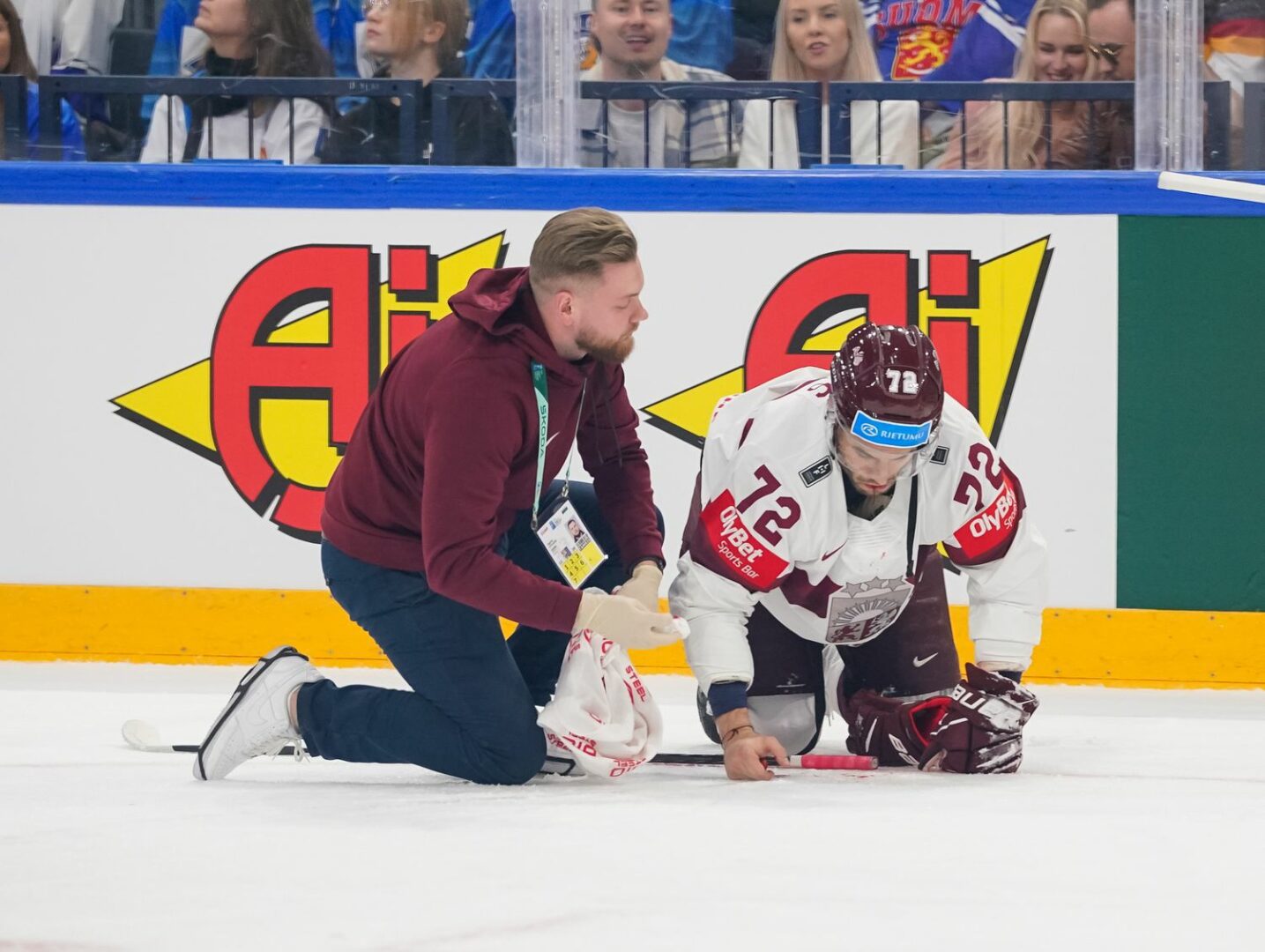 Jaks: Šādās spēlēs čaļi ir gatavi kaut vai ar zobiem noķert ripu ...