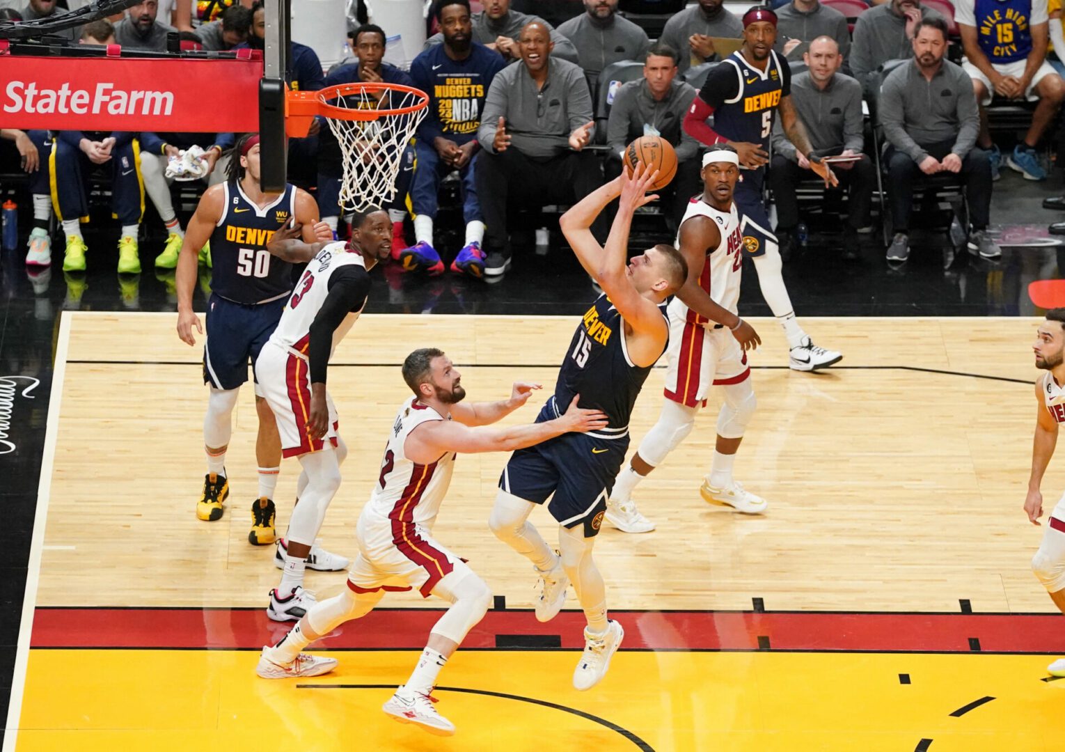 "Nuggets" nonāk soļa attālumā no sava pirmā NBA čempiontitula (VIDEO ...
