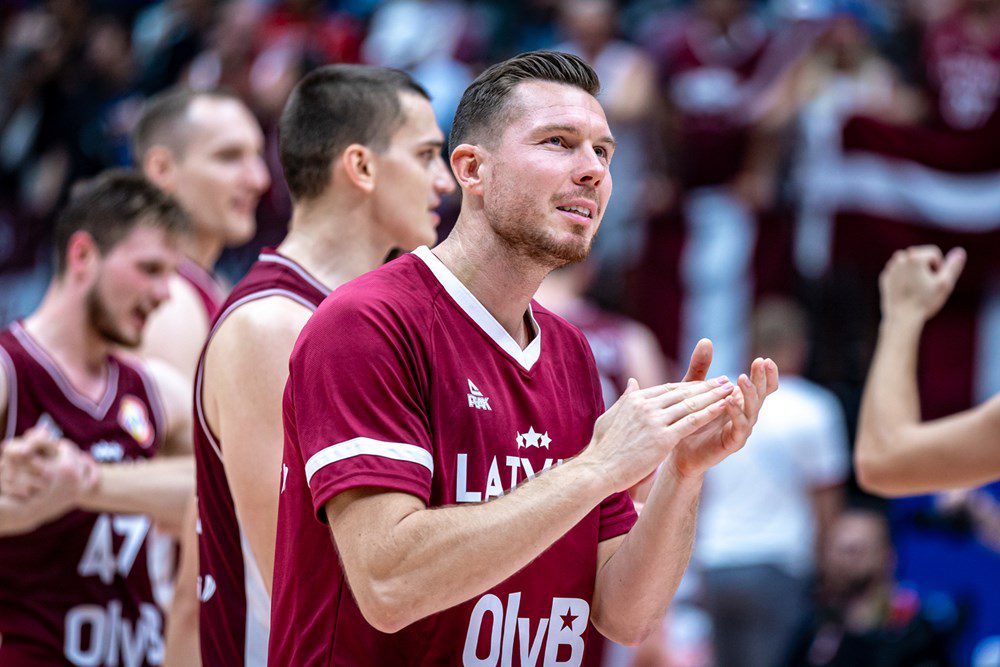 Dairis Bertāns atbild Smiltēnam par Saeimas sveicienu: Prēmija būs ...