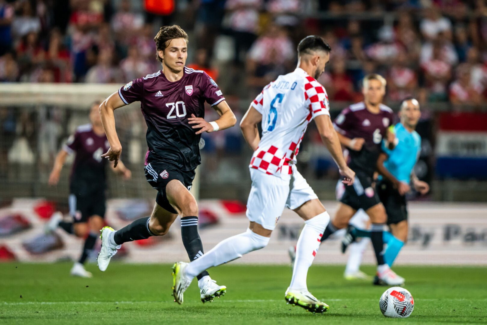 Latvijas futbolisti noskatās Horvātijas meistarklasi un piedzīvo ...
