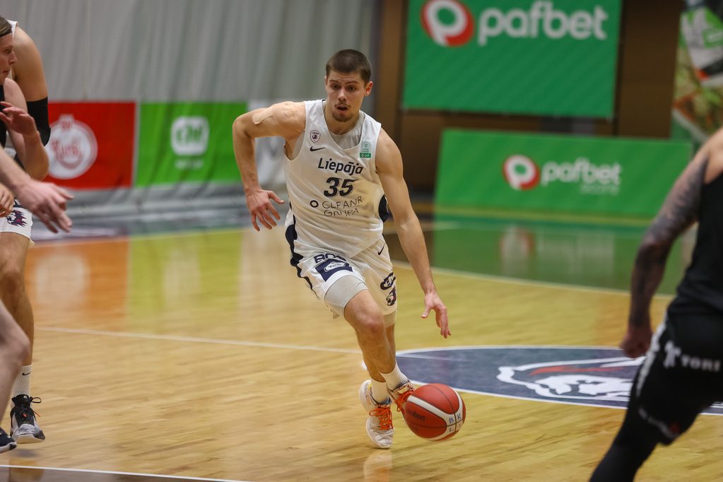 Ķilps ar lielisku sniegumu papildlaikā atnes "Liepājai" uzvaru pār ...