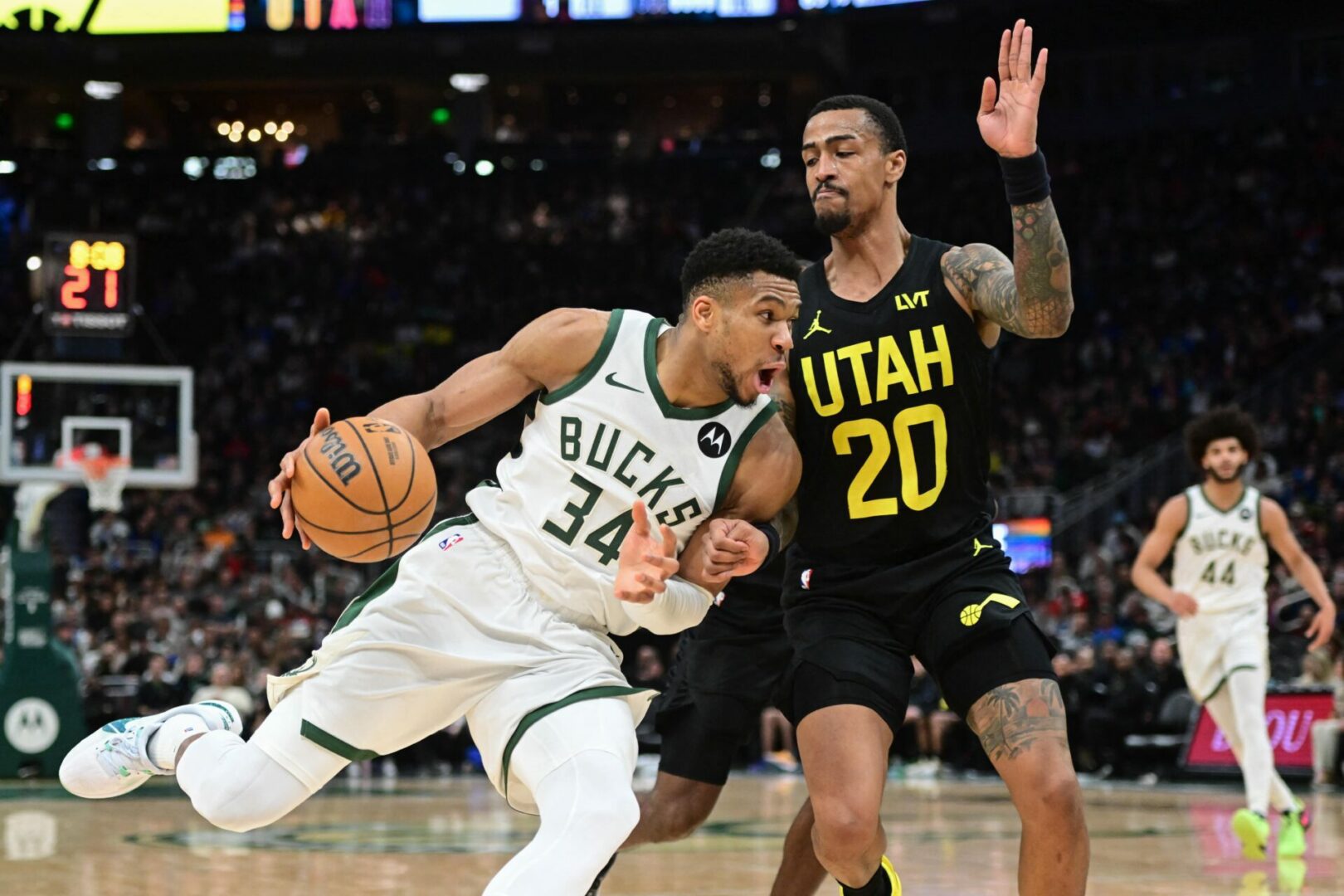 Ar Adetokunbo "triple-double" ir par maz, lai "Bucks" tiktu pie uzvaras ...