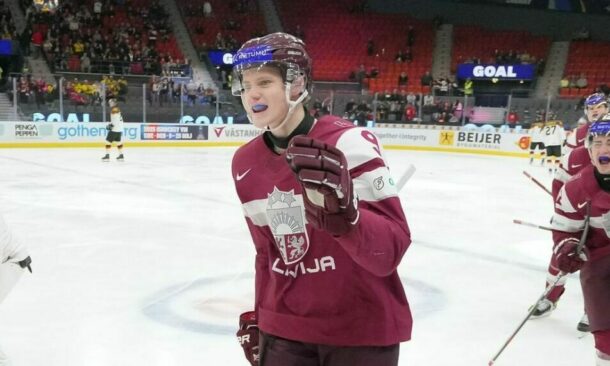 Žurnālists Latvijas uzbrucējam prognozē vietu jau NHL drafta otrās ...