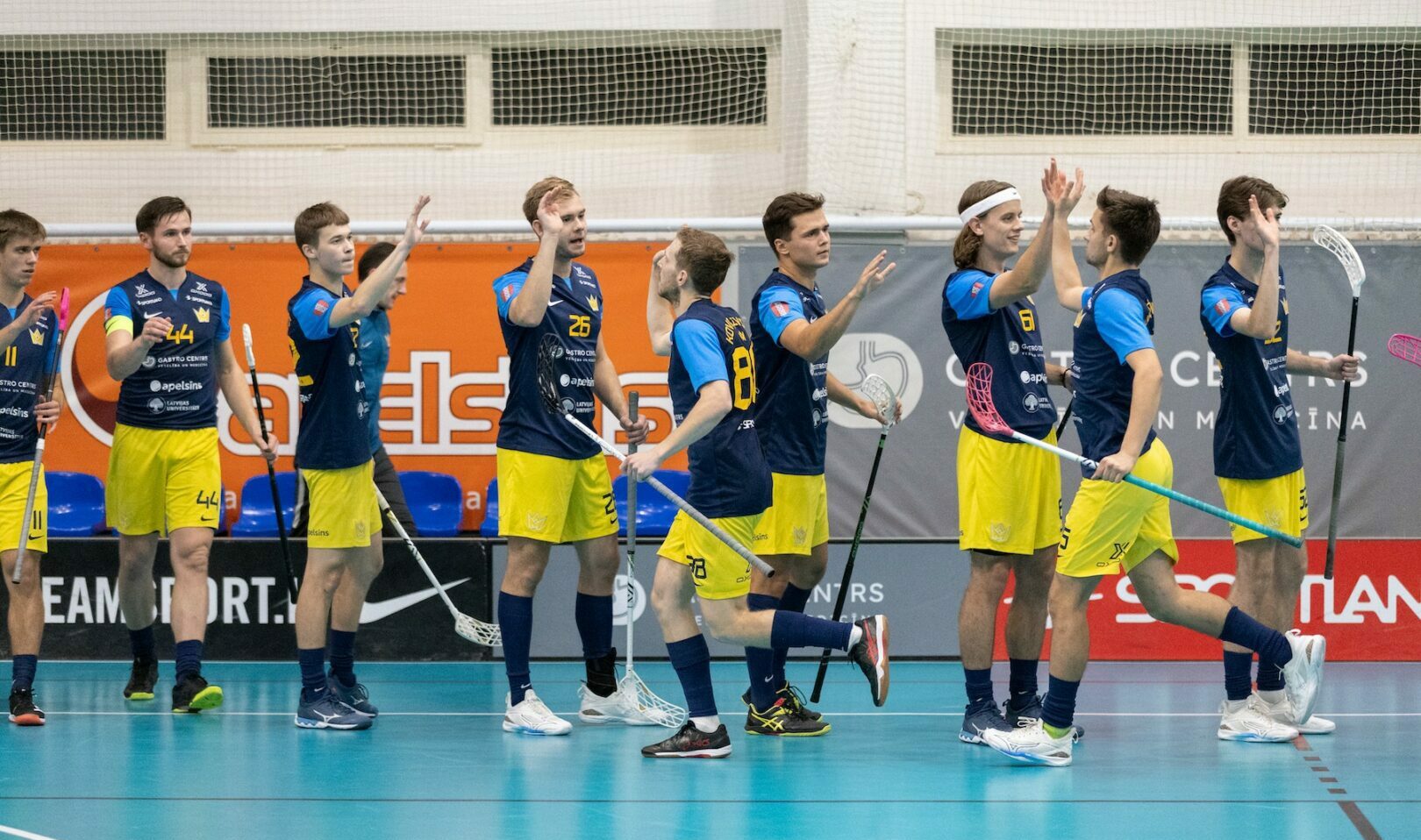 Babris ar sešiem punktiem izdemolē "SĀC/Enfriho" aizsardzību ...