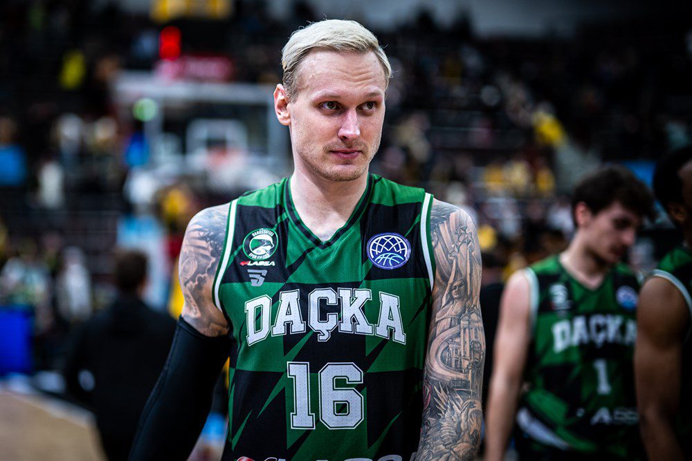 Timmas tālmetieni neglābj "Darussafaka" no izstāšanās FIBA ČL ...