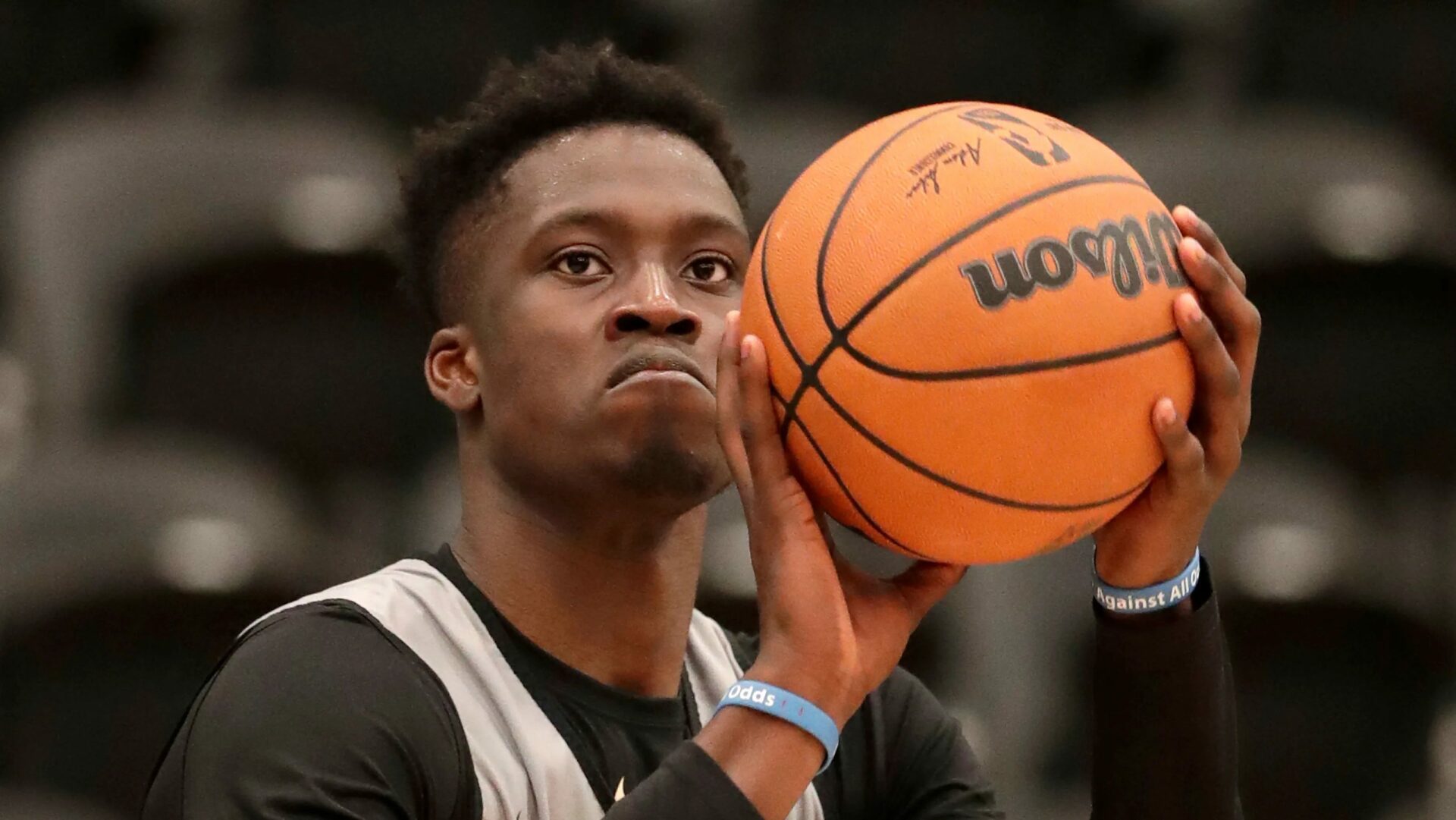 Medijs: NBA superzvaigznes brālis karjeru turpinās Lietuvas līgā ...