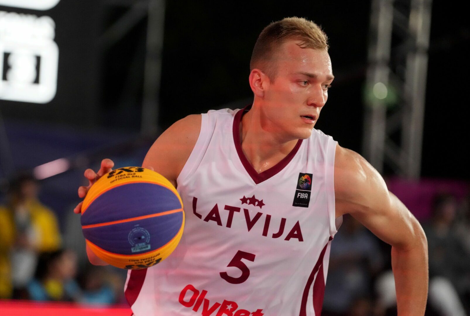 Latvijas 3x3 basketbolisti zaudē Lietuvas komandai un turnīrā Francijā ...
