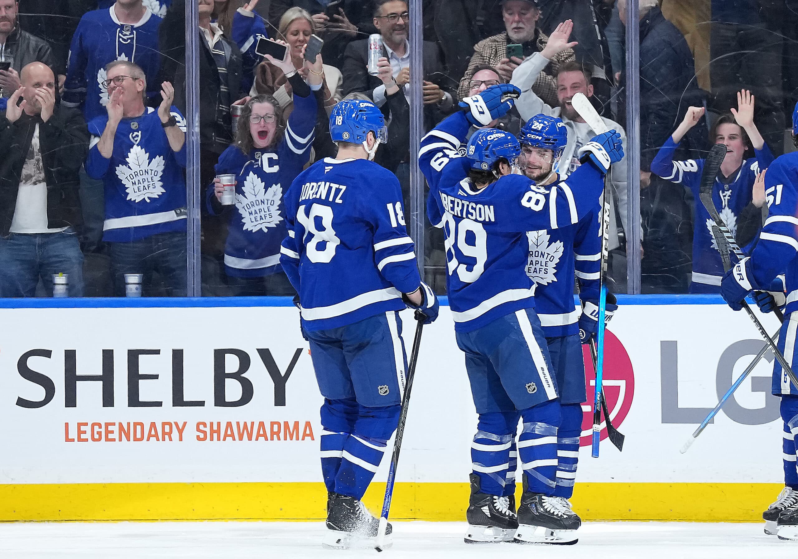 "Maple Leafs" met ar 25% precizitāti un pārliecinoši uzvar Stenlija ...