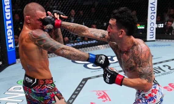 UFC vēsturē garākā triloģija - Holovejs gūst virsroku Porjē atvadu cīņā ...