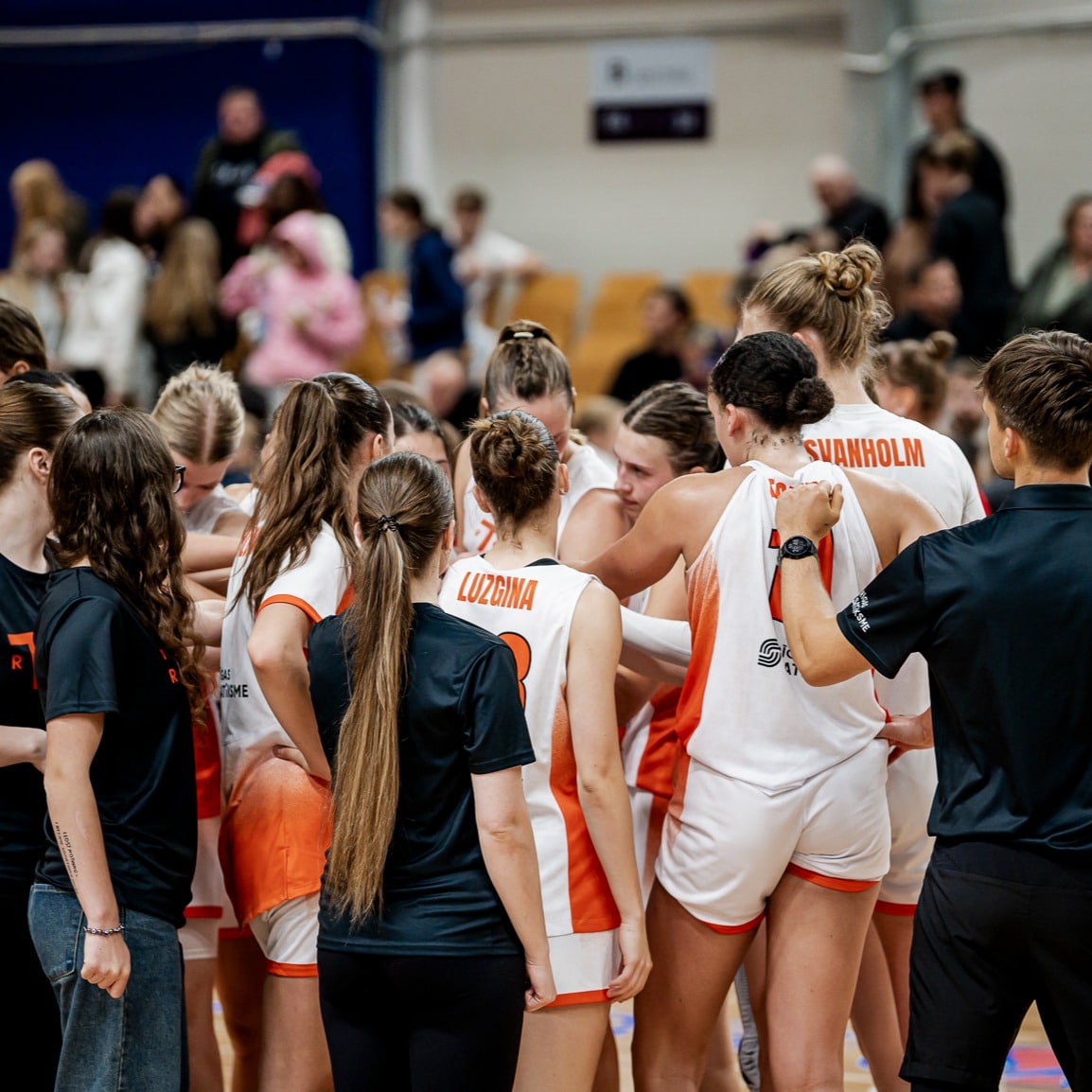 "TTT Rīga" svin graujošu uzvaru WBBL mačā | Sportazinas.com